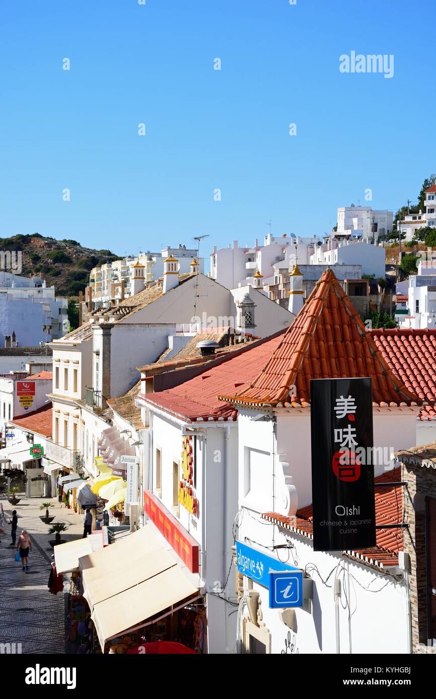 Albufeira shopping street summer old -Fotos und -Bildmaterial in hoher ...