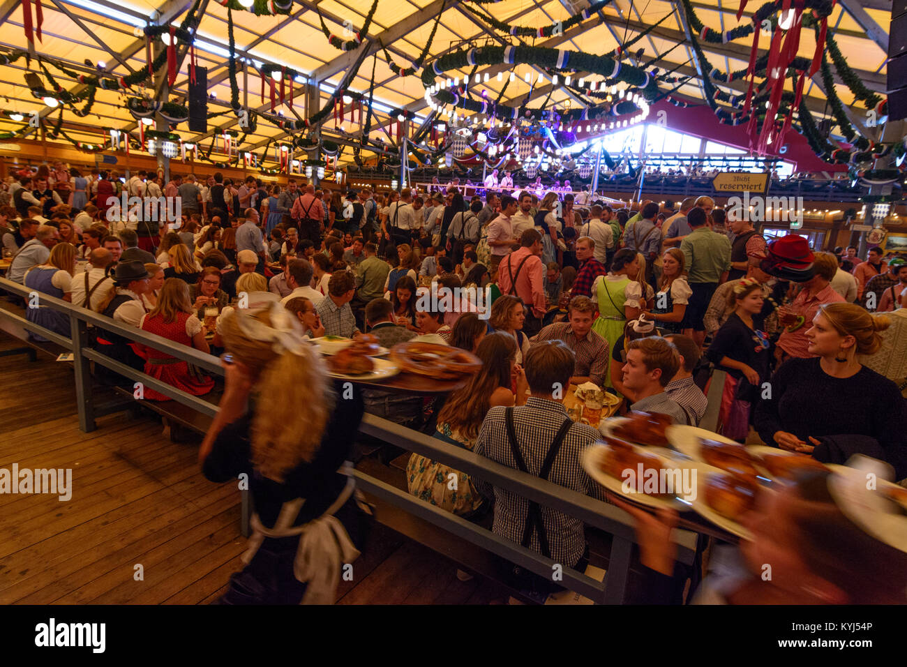 Kellner deutschland -Fotos und -Bildmaterial in hoher Auflösung – Alamy