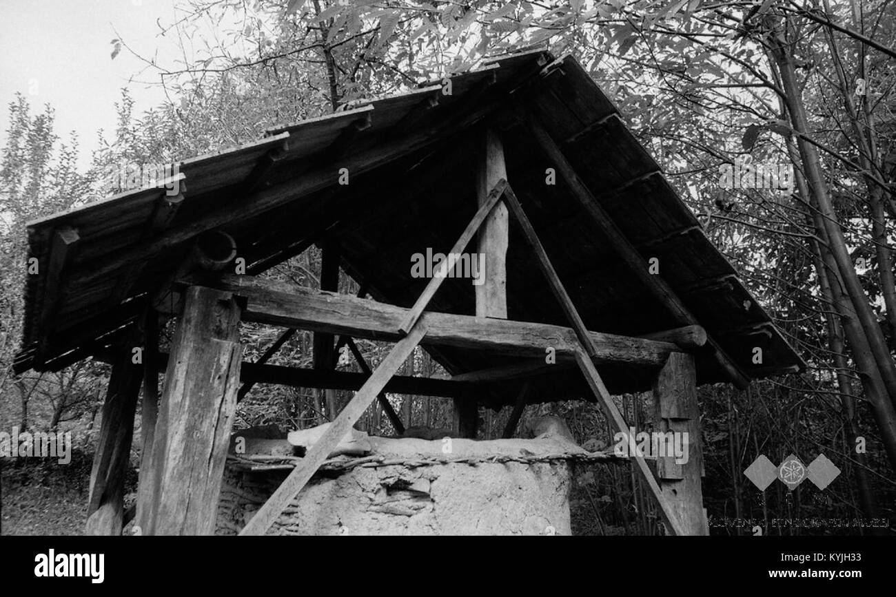 über 50 jahre alt Schwarzweiß-Stockfotos und -bilder - Alamy