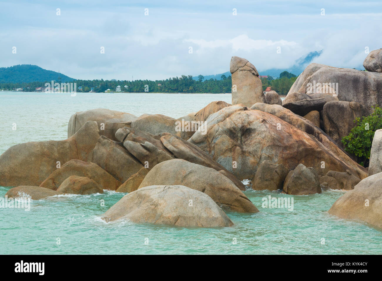 Grandfather rocks koh samui -Fotos und -Bildmaterial in hoher Auflösung ...