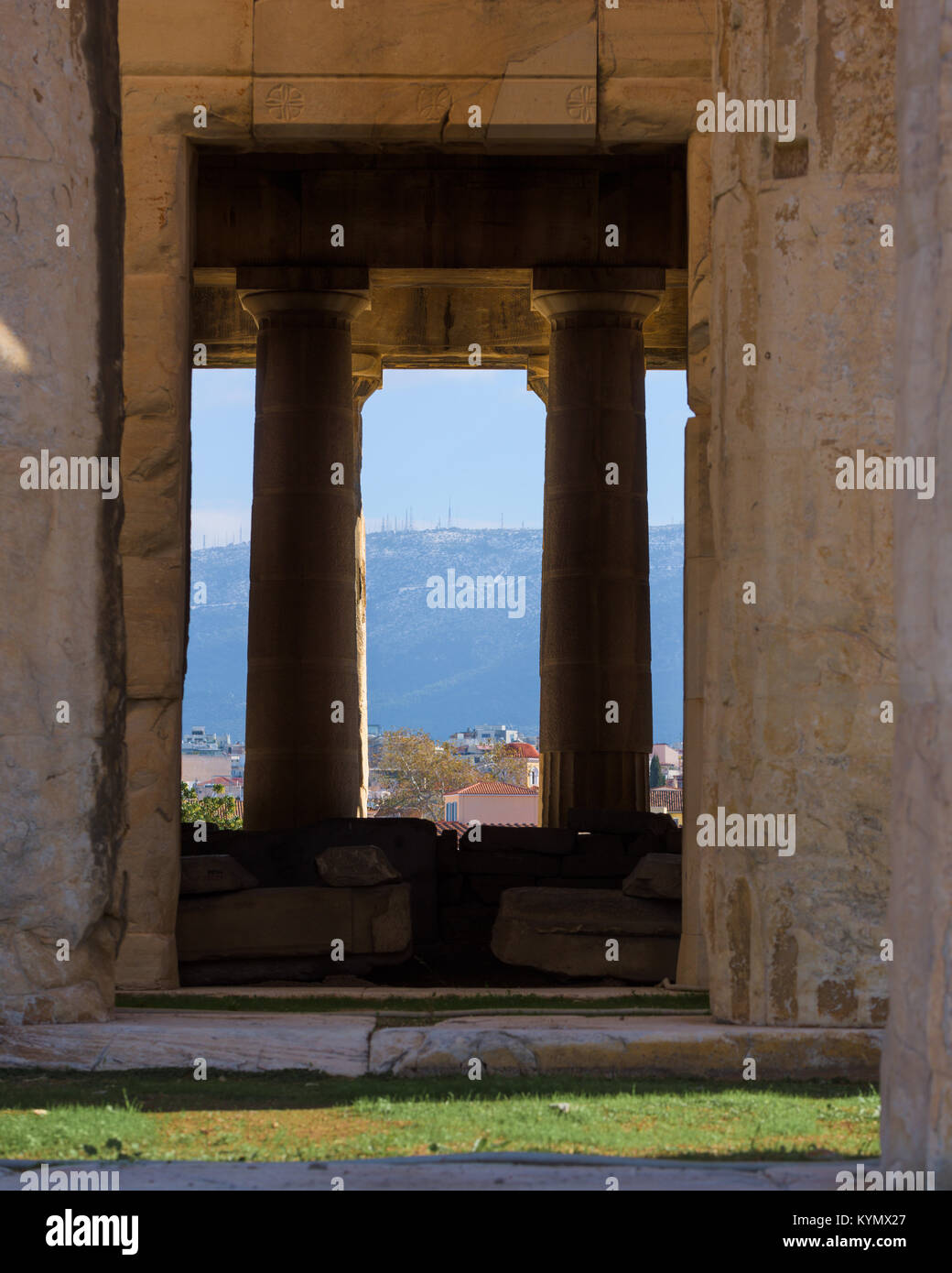 Ansicht der Cella im Tempel des Hephaistos, in der griechischen Agora ...