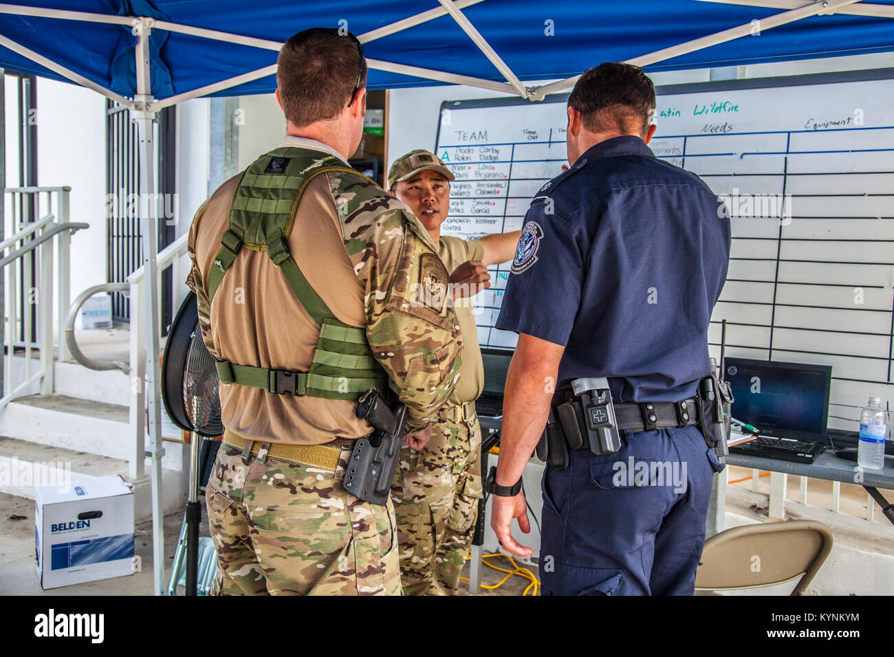 CBP Incident Command Center Mitglieder in Marathon, FL, Operationen ...