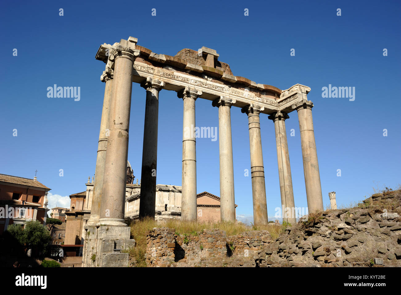 Italien, Rom, Forum Romanum, Tempel des Saturn Stockfotografie - Alamy