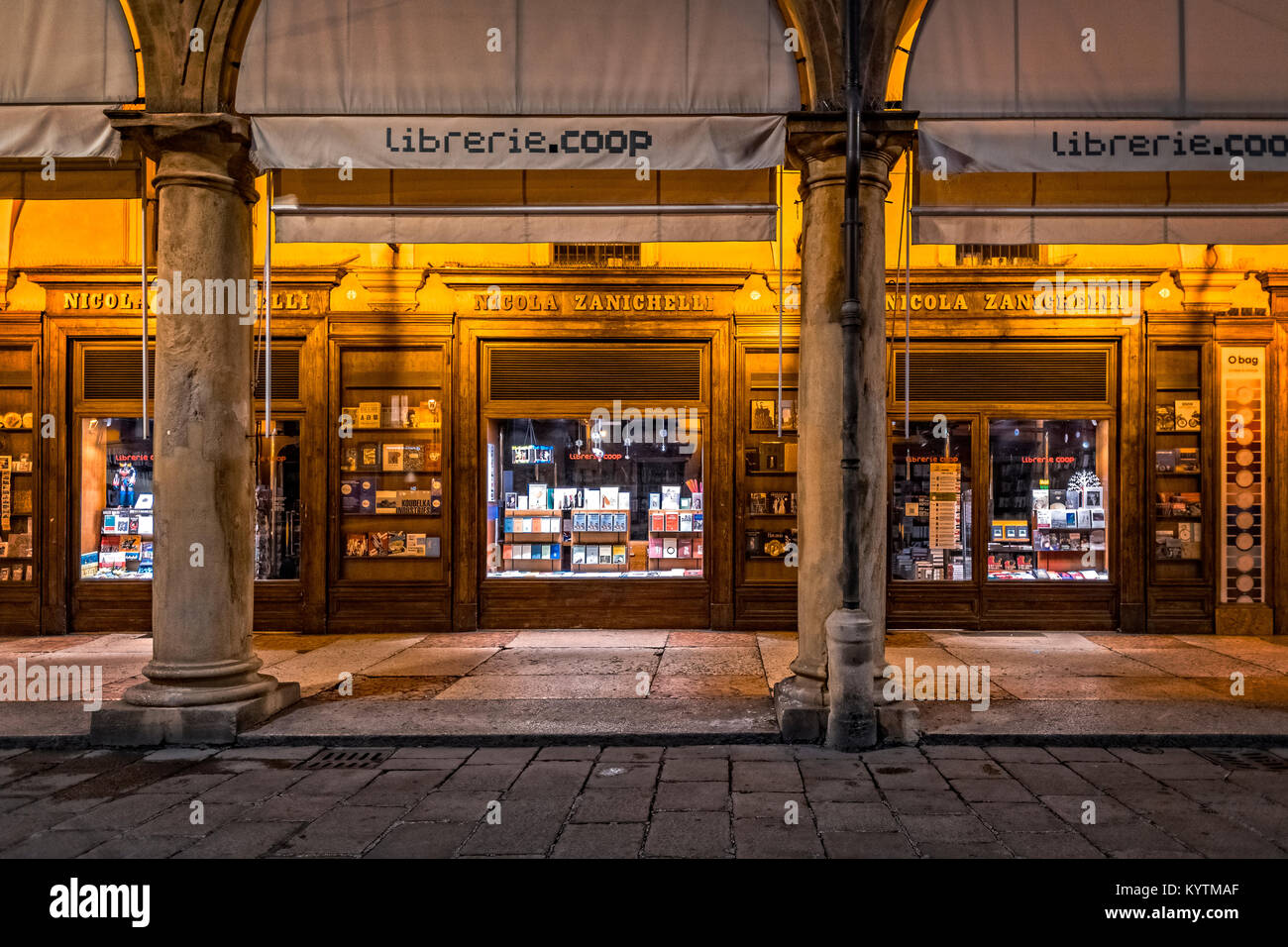 Libreia coop zanichelli -Fotos und -Bildmaterial in hoher Auflösung – Alamy