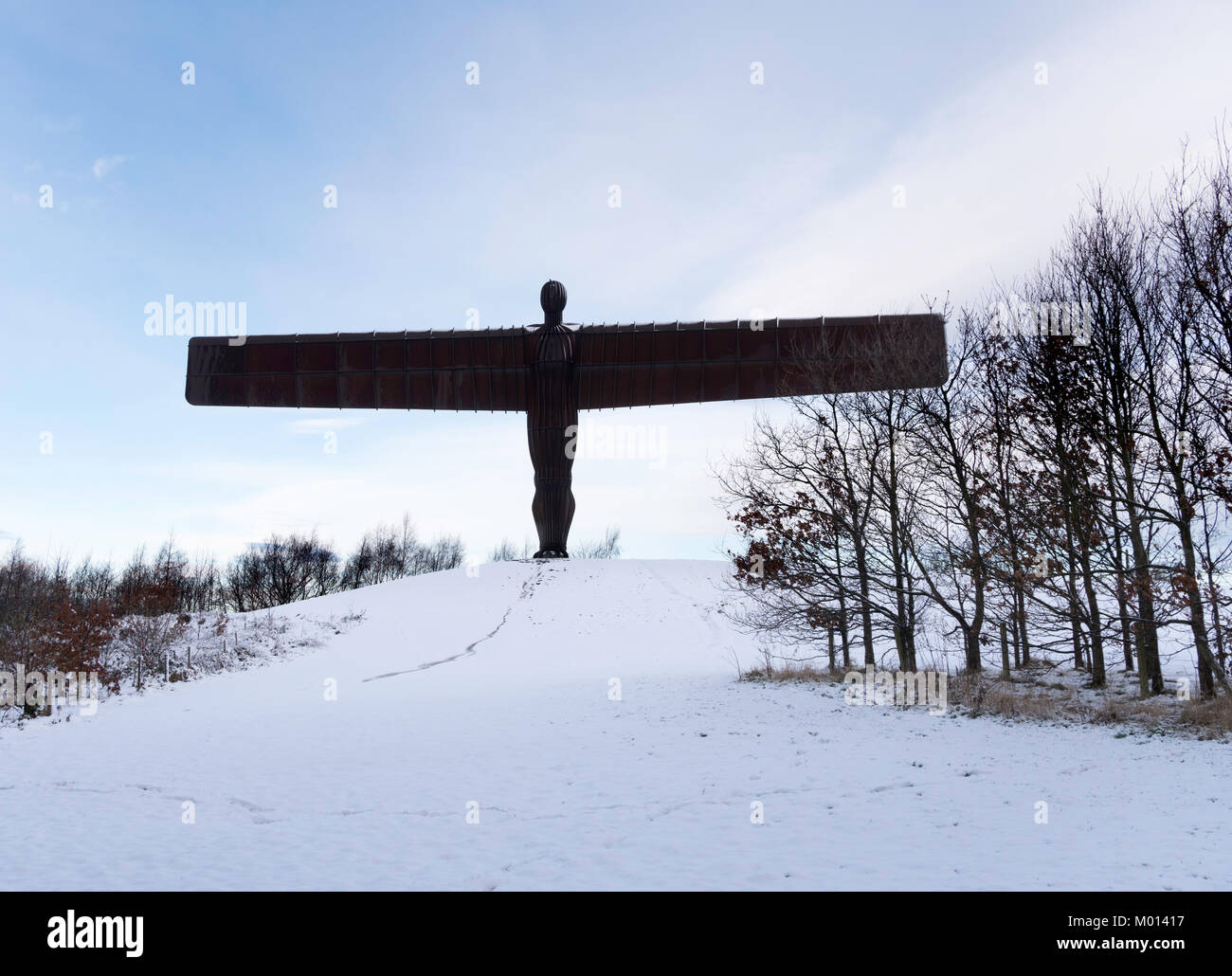Angel north in snow gateshead -Fotos und -Bildmaterial in hoher ...