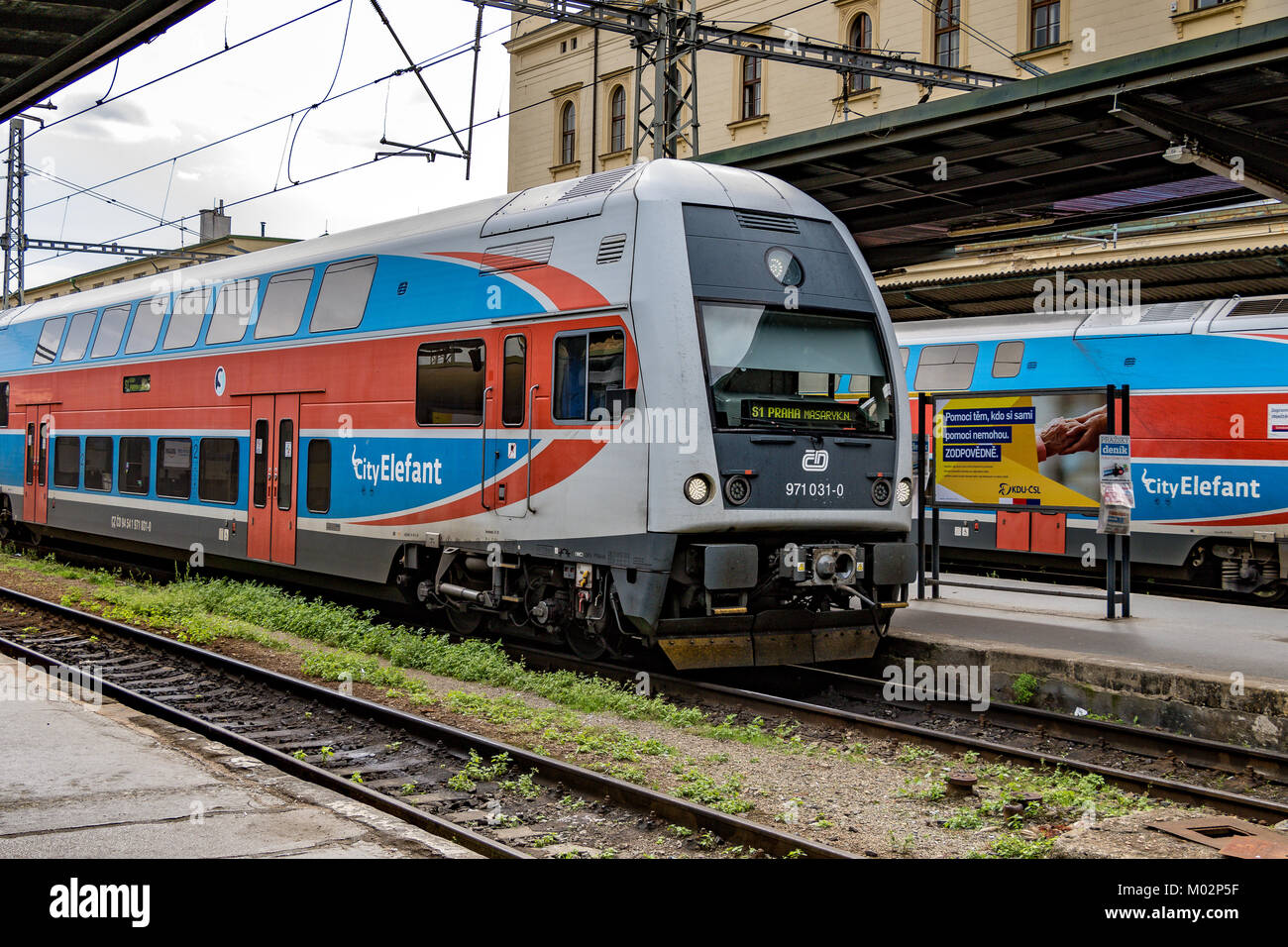 Doppelstock zugzug -Fotos und -Bildmaterial in hoher Auflösung – Alamy