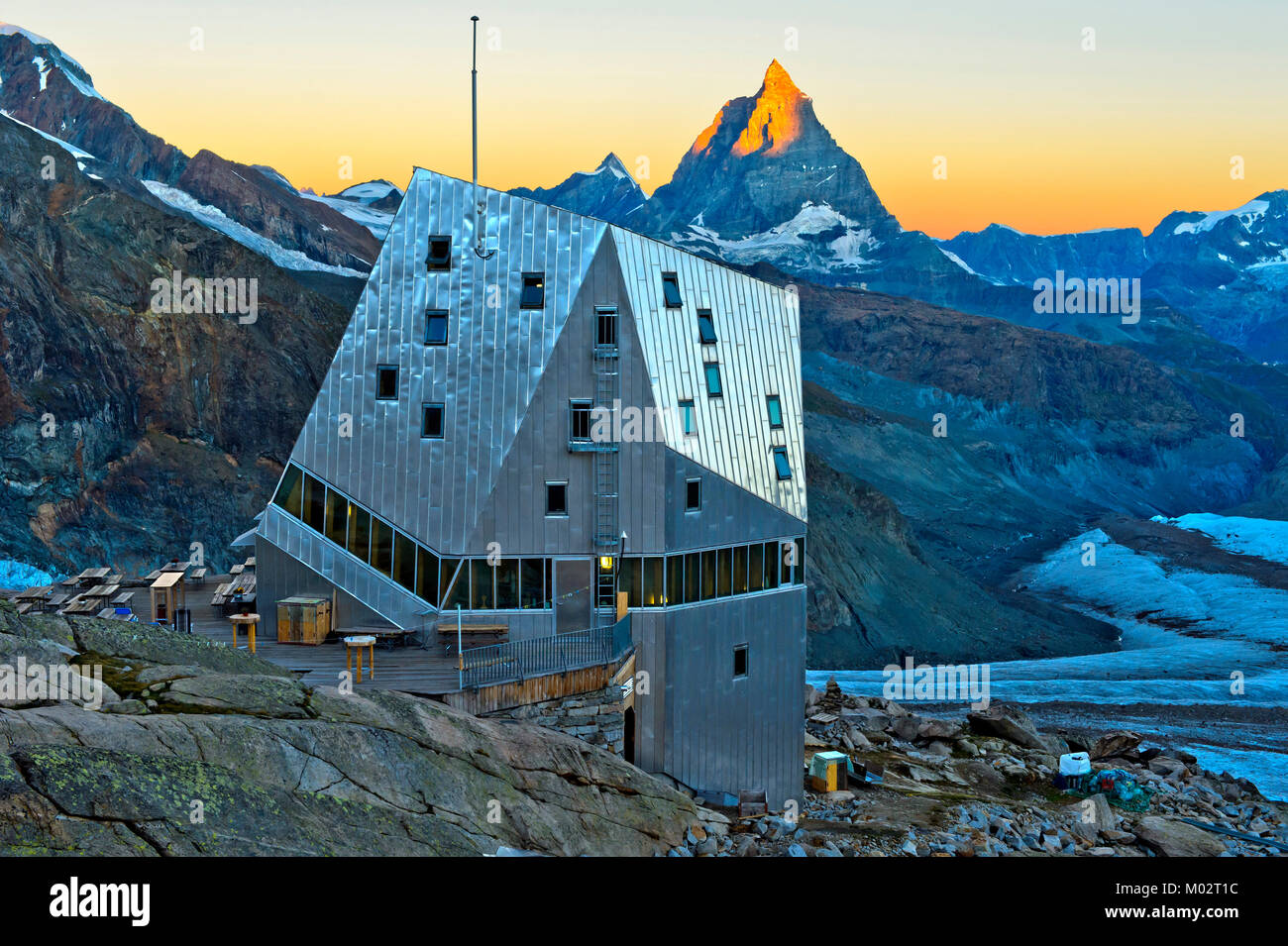 Der Monte Rosa Hütte, auf dem Monte Rosa Massiv, auf einem Gletscher ...