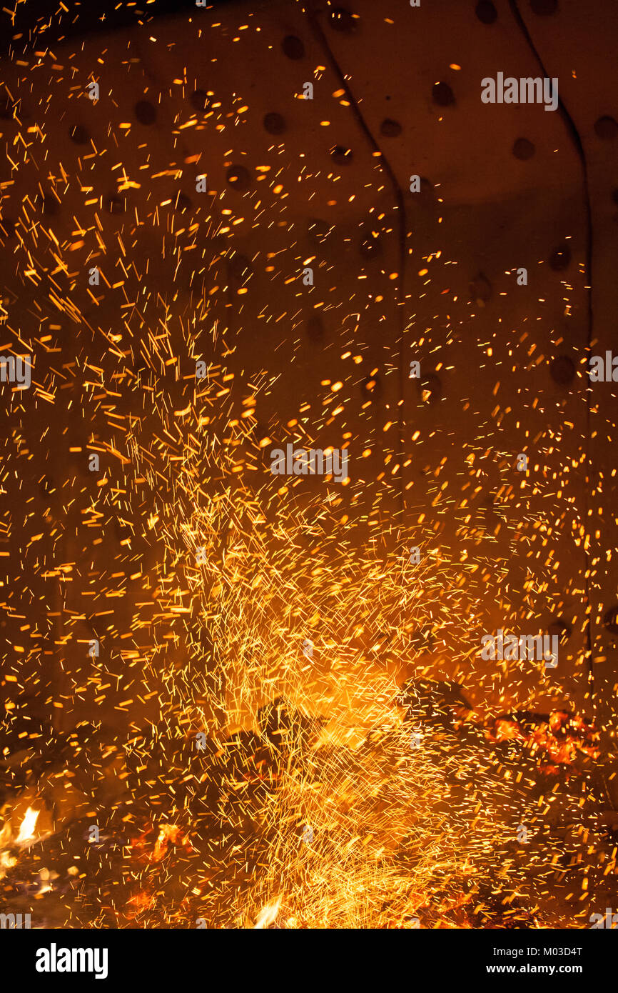 Funke - Flamme Feuer Flamme Textur Hintergrund Stockfotografie - Alamy