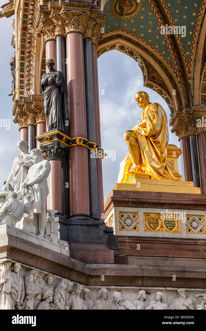 Prince Albert goldene Statue in der Albert Memorial, Kensington Gardens ...