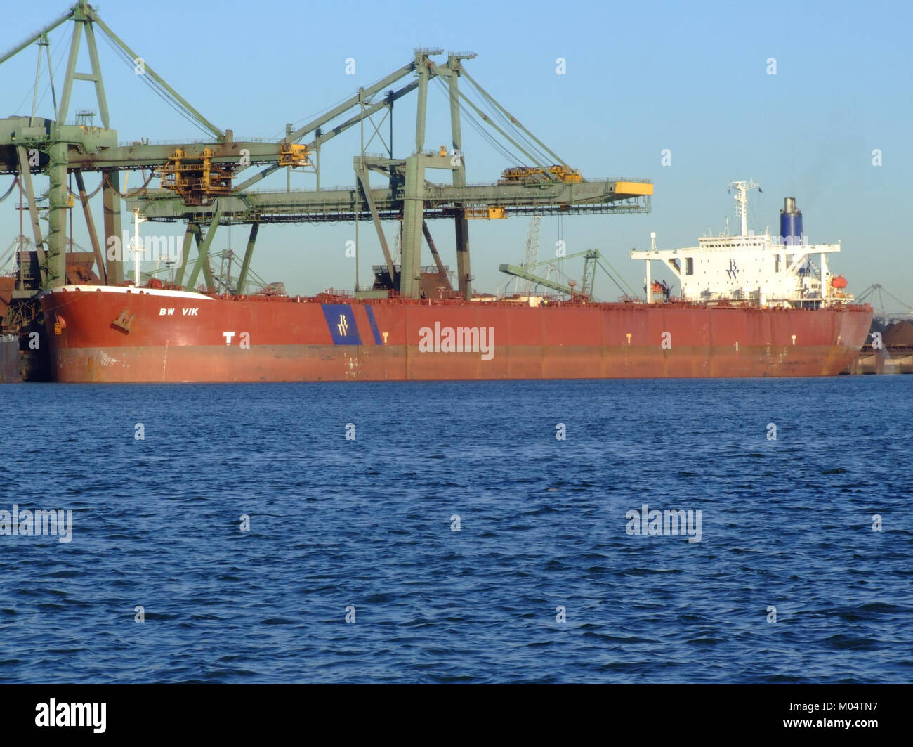 Die BW VIK ist ein Tankschiff mit der Kennzeichnung IMO 8314483 und dem ...