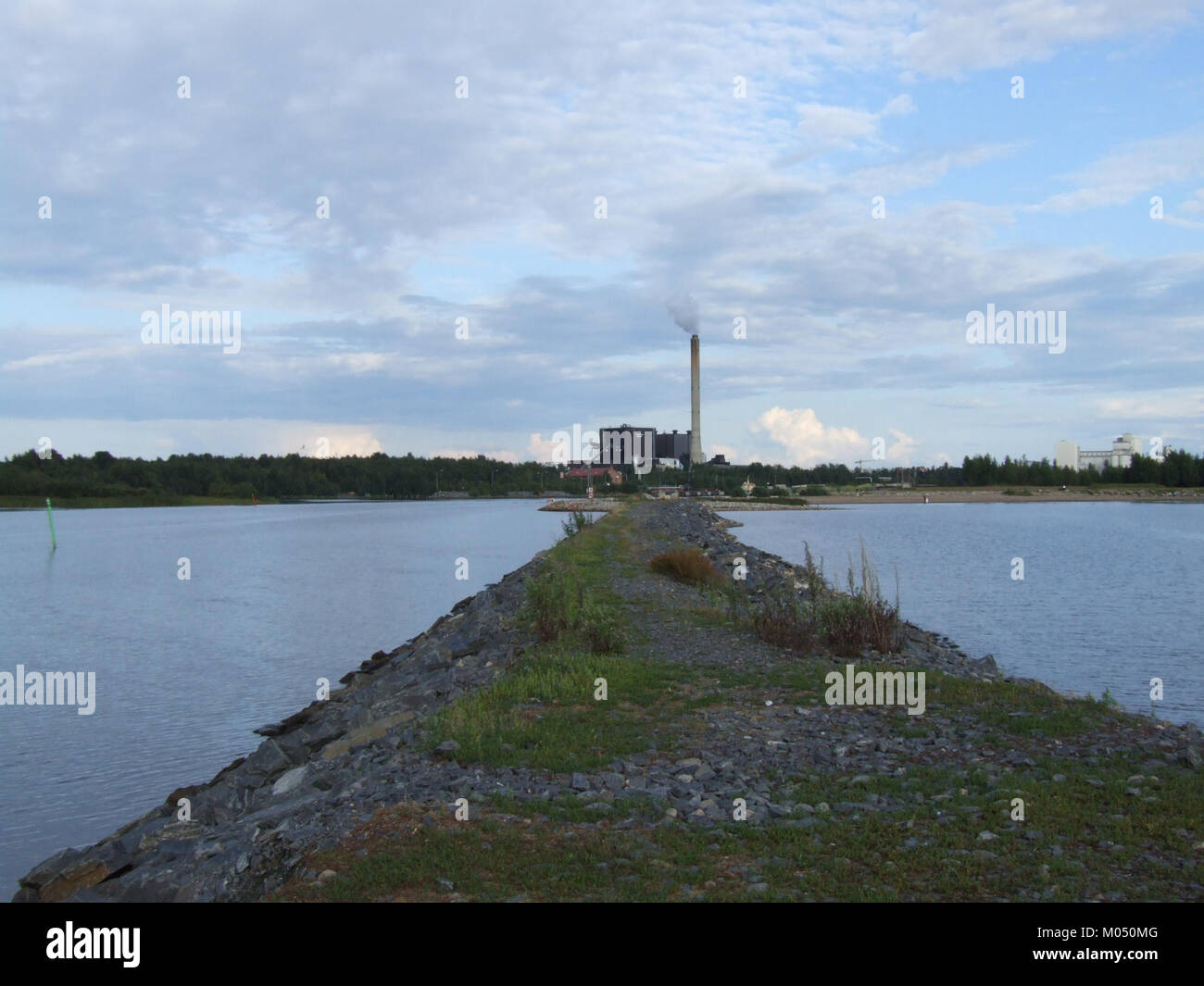 Coverack wellenbrecher -Fotos und -Bildmaterial in hoher Auflösung – Alamy