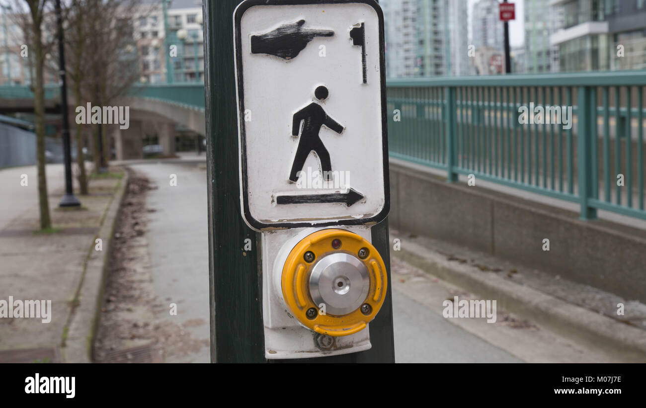 Hit a cross -Fotos und -Bildmaterial in hoher Auflösung – Alamy