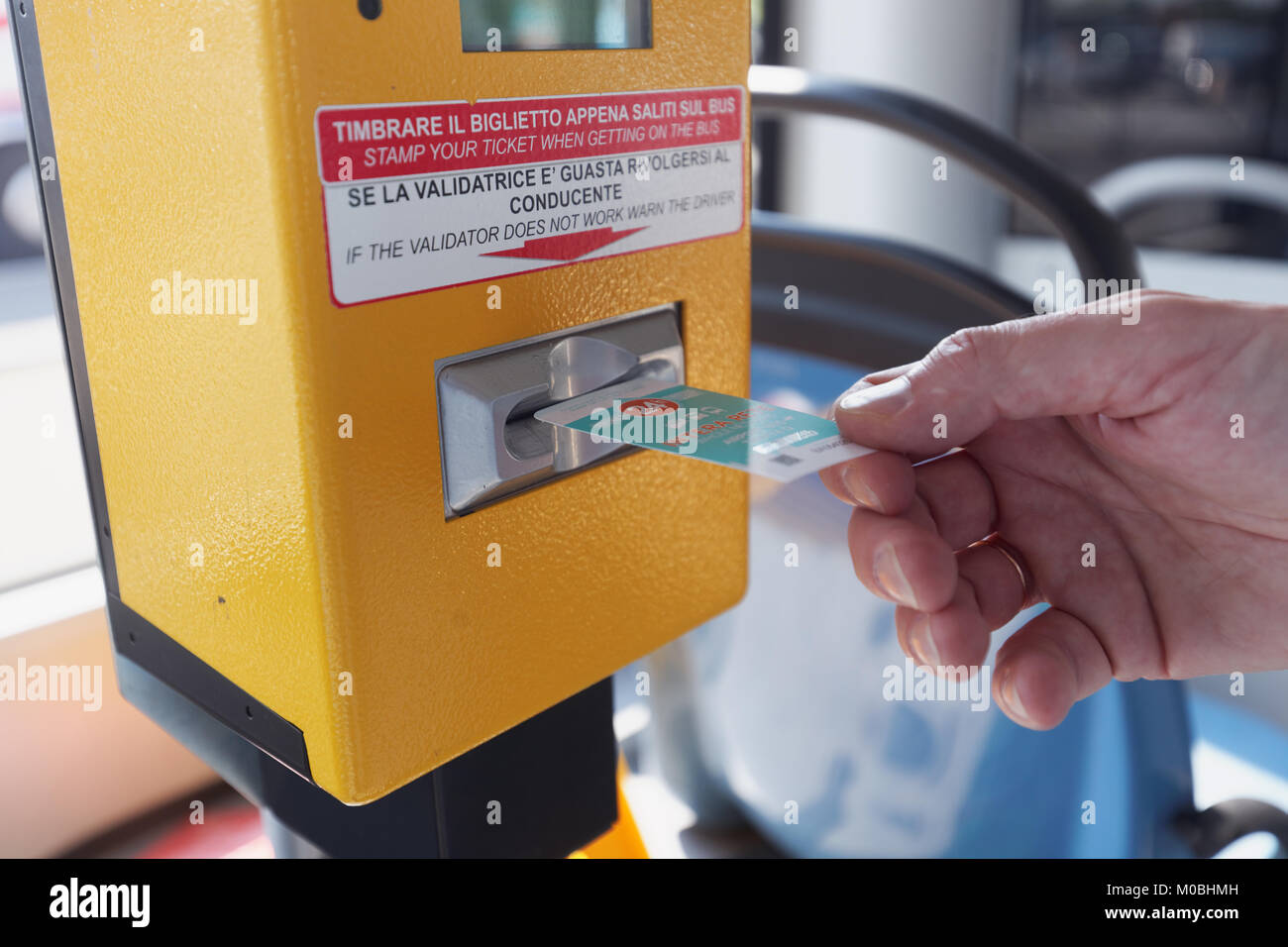 Italienische fahrkartenautomat -Fotos und -Bildmaterial in hoher ...