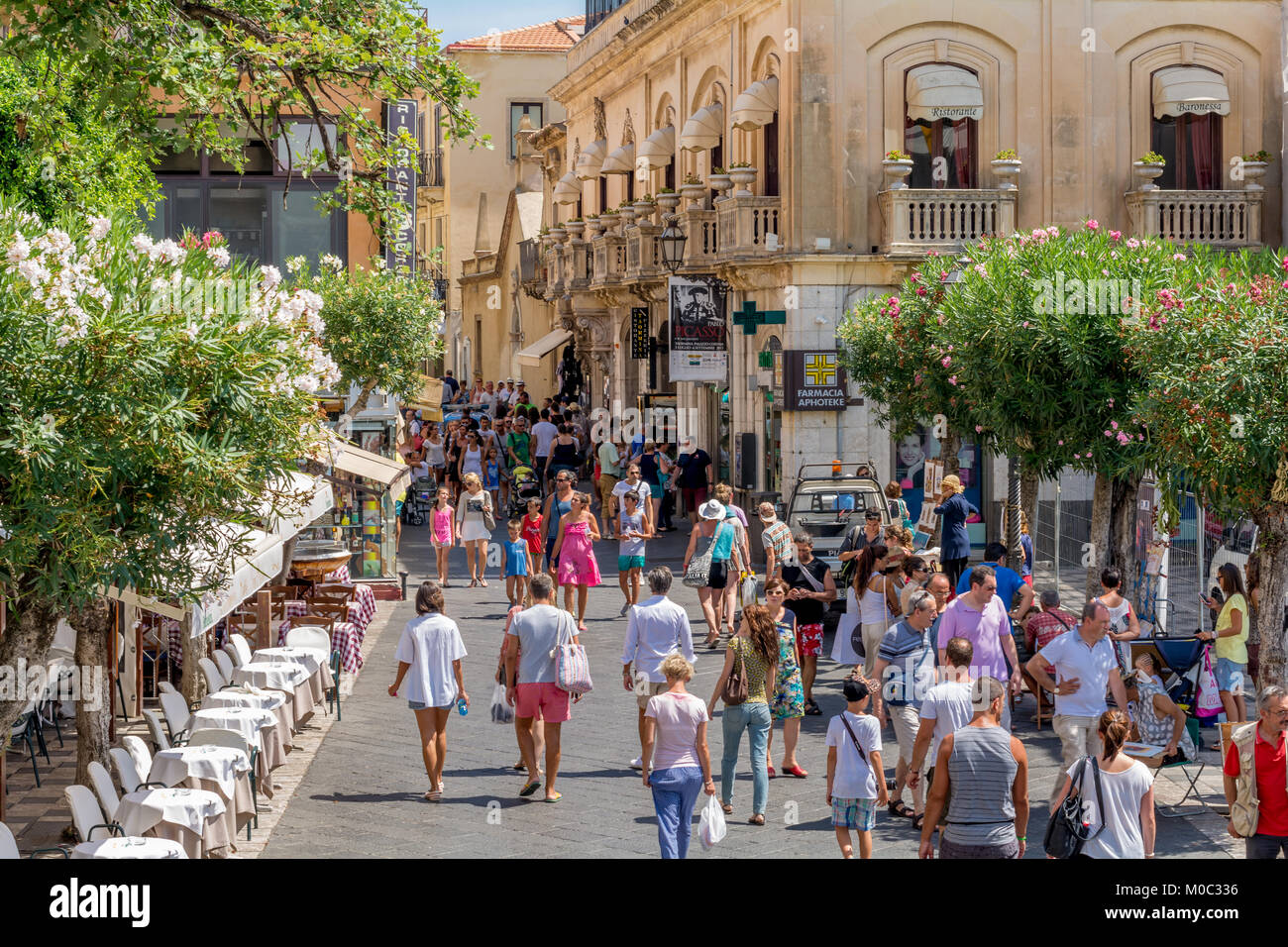 Taormina corso umberto -Fotos und -Bildmaterial in hoher Auflösung – Alamy