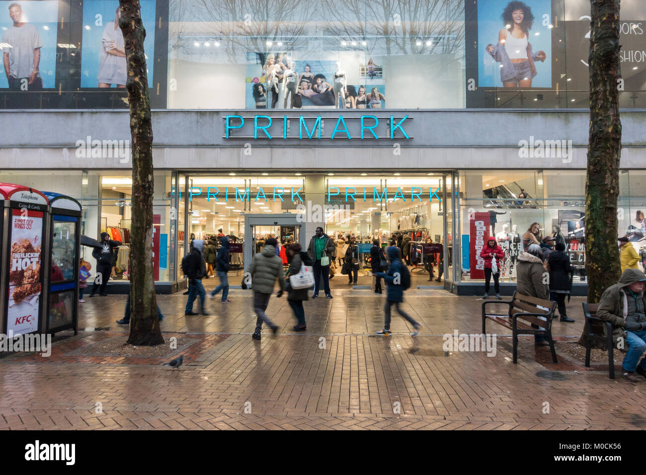 Primark store front -Fotos und -Bildmaterial in hoher Auflösung – Alamy