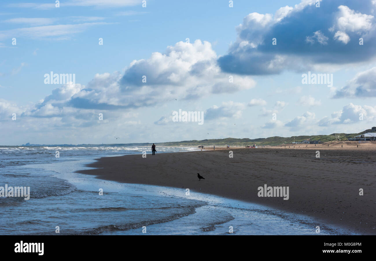 Personen, die einen Tag am Strand. Die North Sea Beach Resort von ...