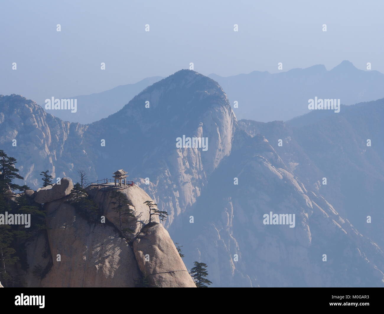Hua shan mountain -Fotos und -Bildmaterial in hoher Auflösung – Alamy Hua shan mountain -Fotos und -Bildmaterial in hoher Auflösung – Alamy