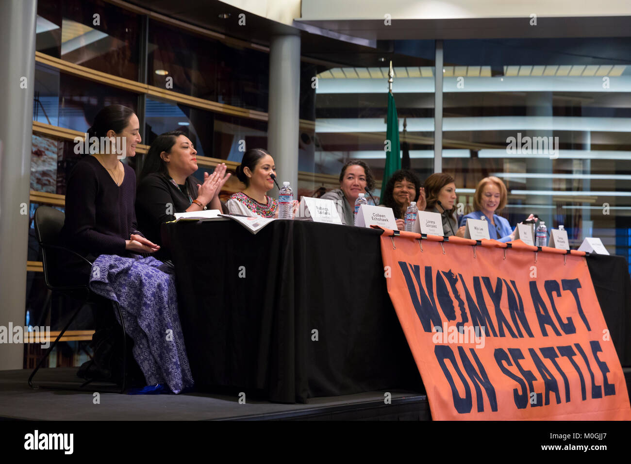 Seattle, Washington, USA. 21 Jan, 2018. Seattle City Hall panel" Frau ...