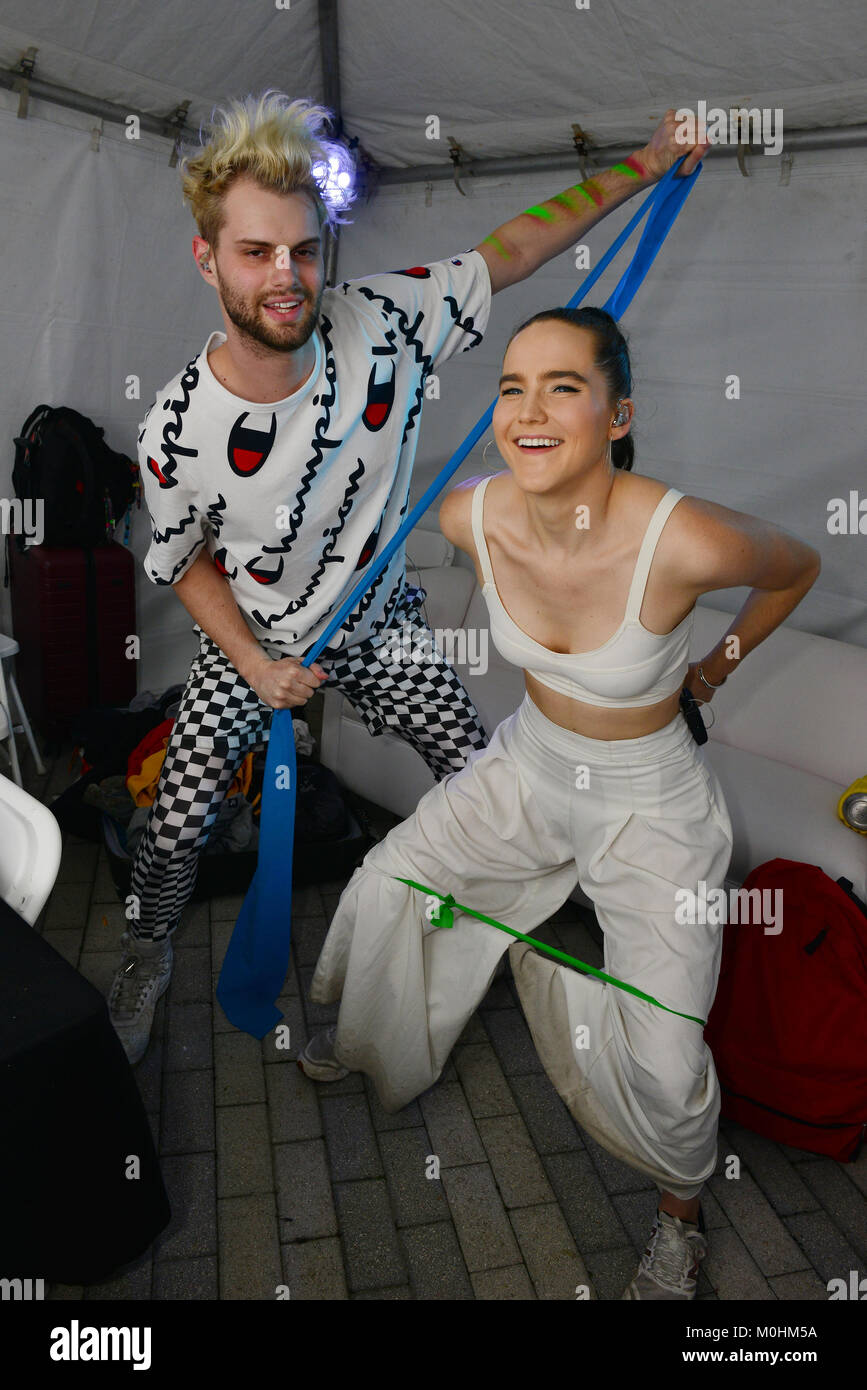 Exklusive Tucker Halpern und Sophie Hawley-Weld von Sofi Tukker ...