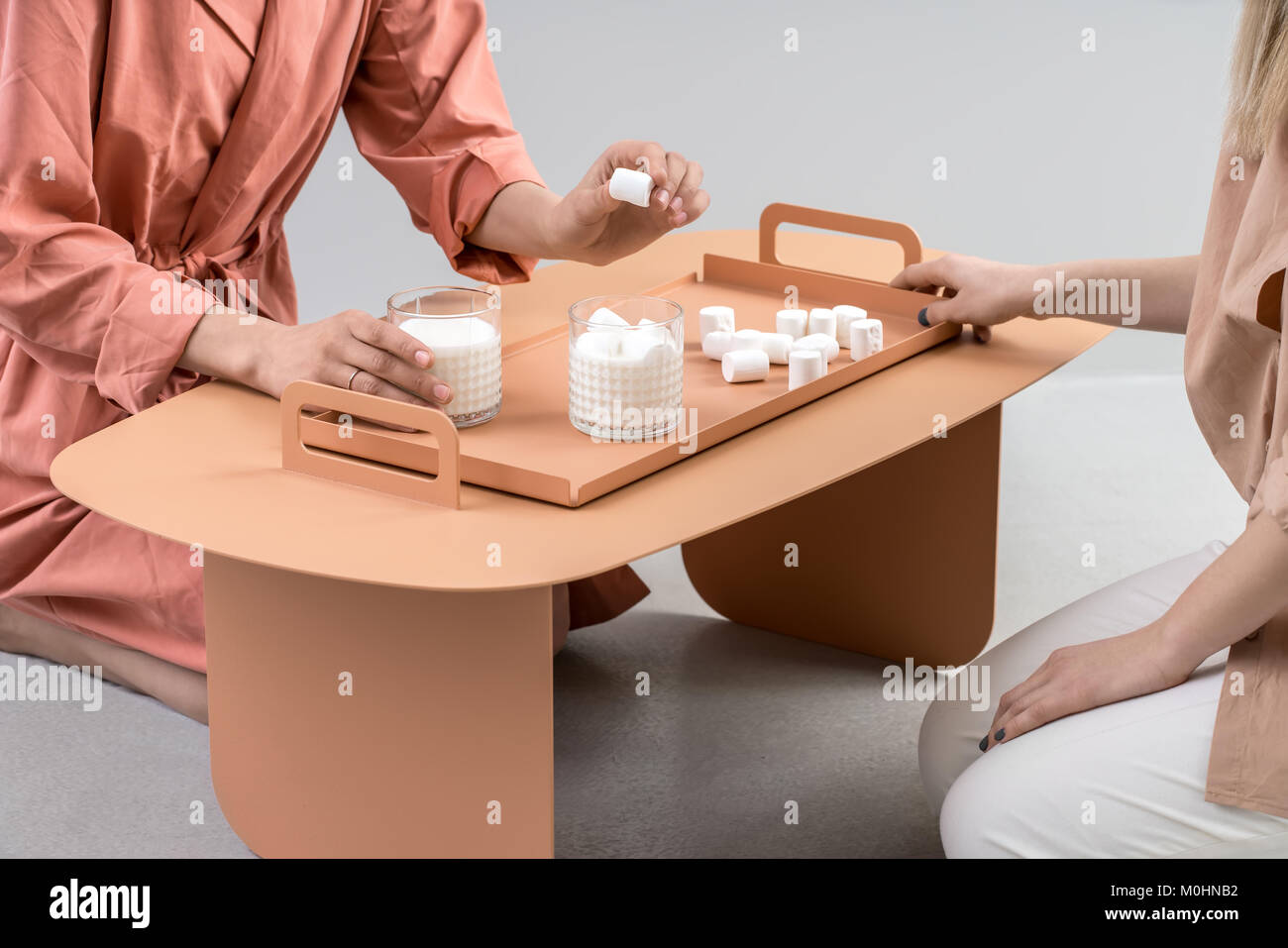 Trinken essen trinken -Fotos und -Bildmaterial in hoher Auflösung – Alamy