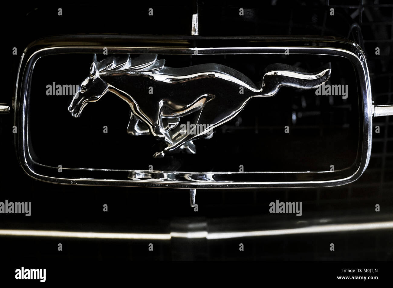 Details Ford Mustang logo Stockfotografie - Alamy