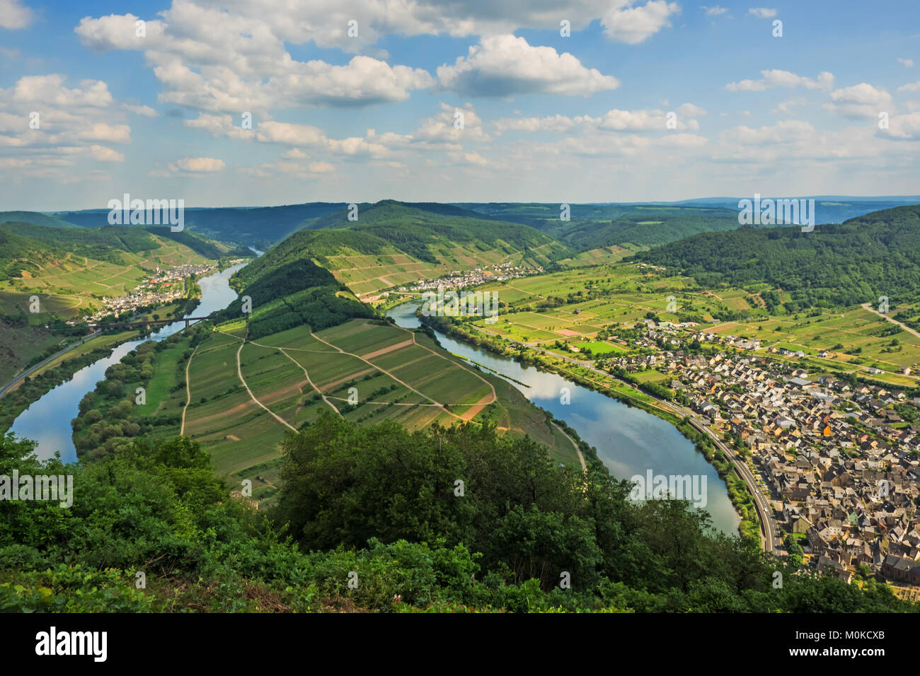 Mosel Schleife am Dorf Bremm Stockfotografie - Alamy