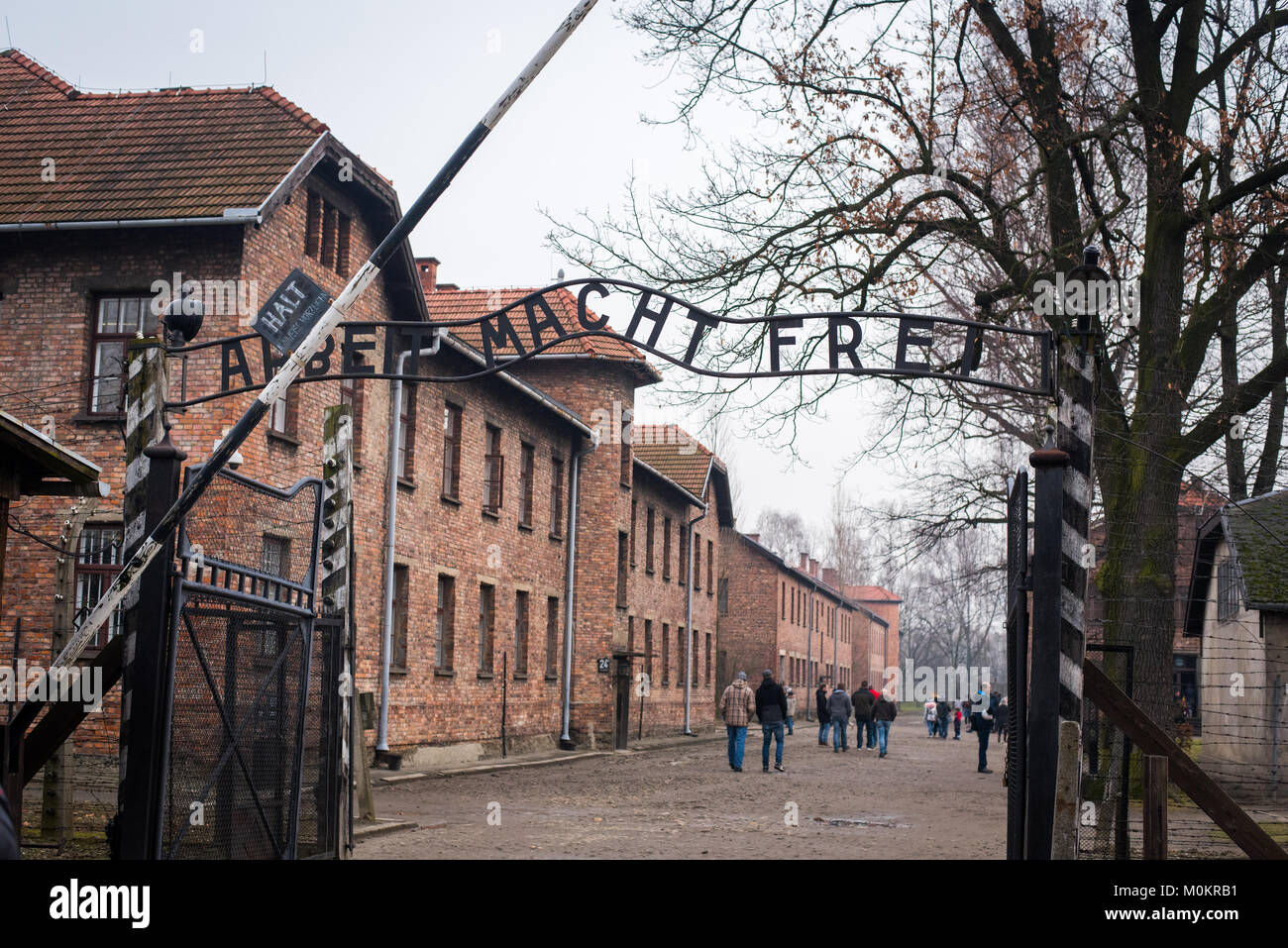 Arbeit macht frei Schild am Eingang zum Konzentrationslager Auschwitz ...