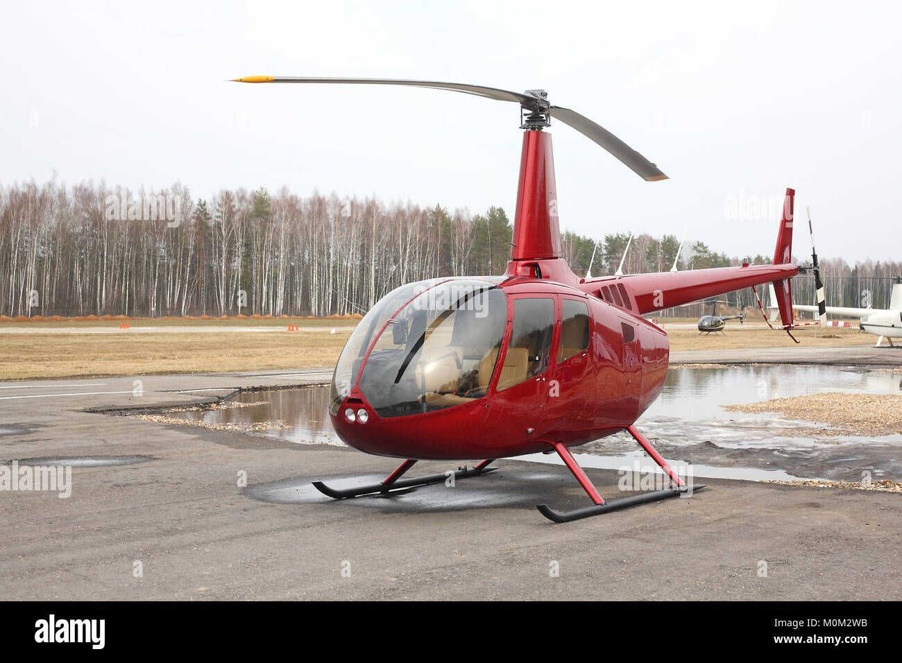 Kleiner hubschrauber -Fotos und -Bildmaterial in hoher Auflösung – Alamy