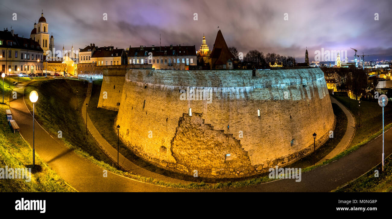 Vilniaus gynybines sienos basteja -Fotos und -Bildmaterial in hoher ...