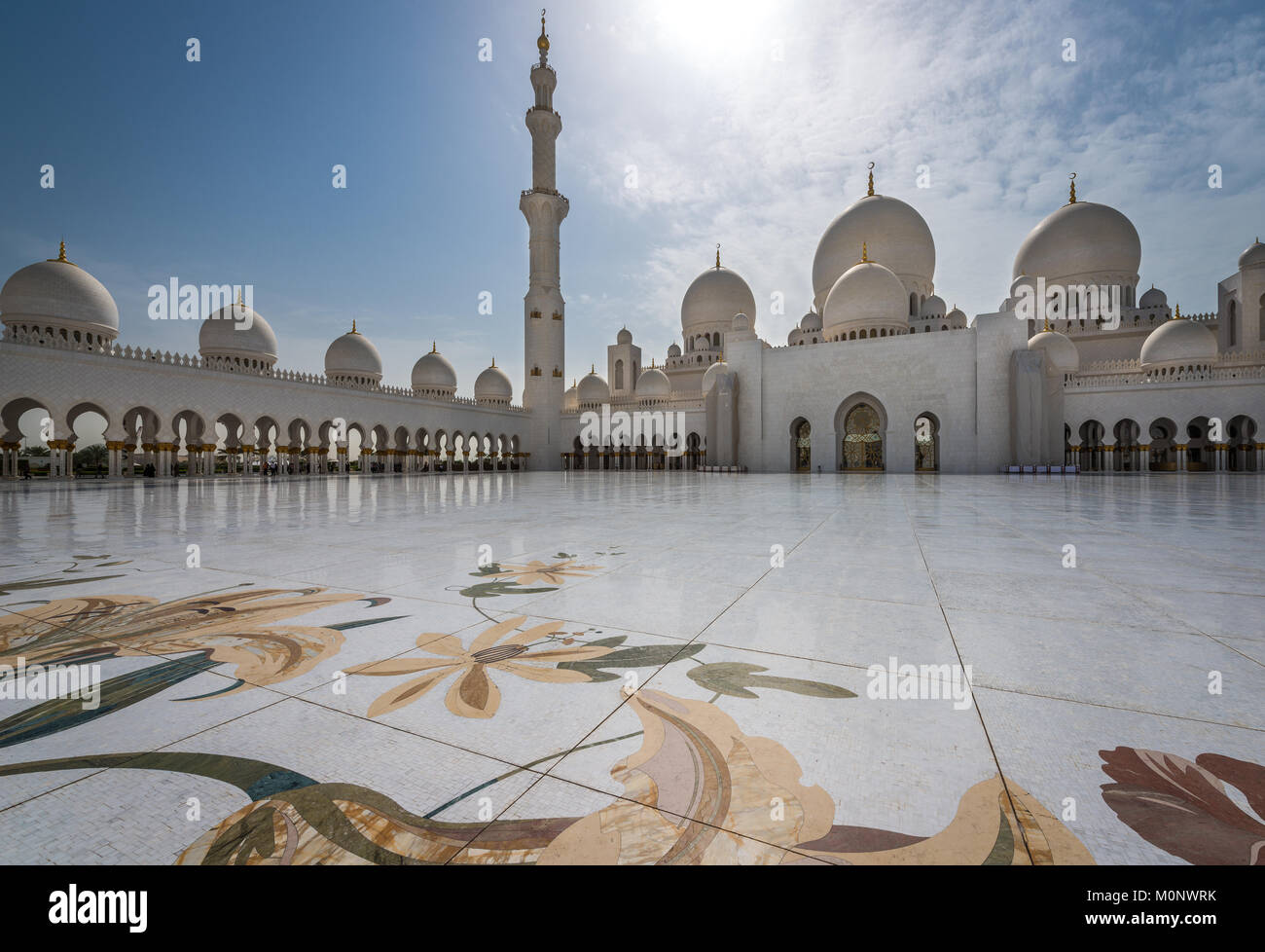Die Architektur der Sheikh Zayed Moschee in Abu Dhabi, VAE ...
