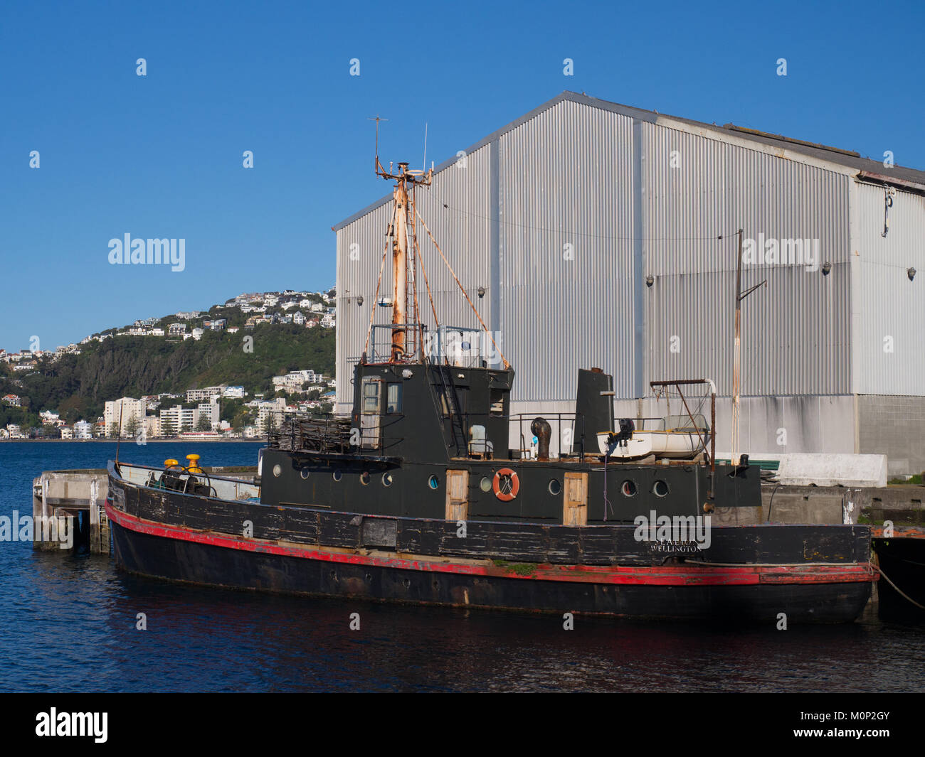 Altes hafenschlepperboot -Fotos und -Bildmaterial in hoher Auflösung ...