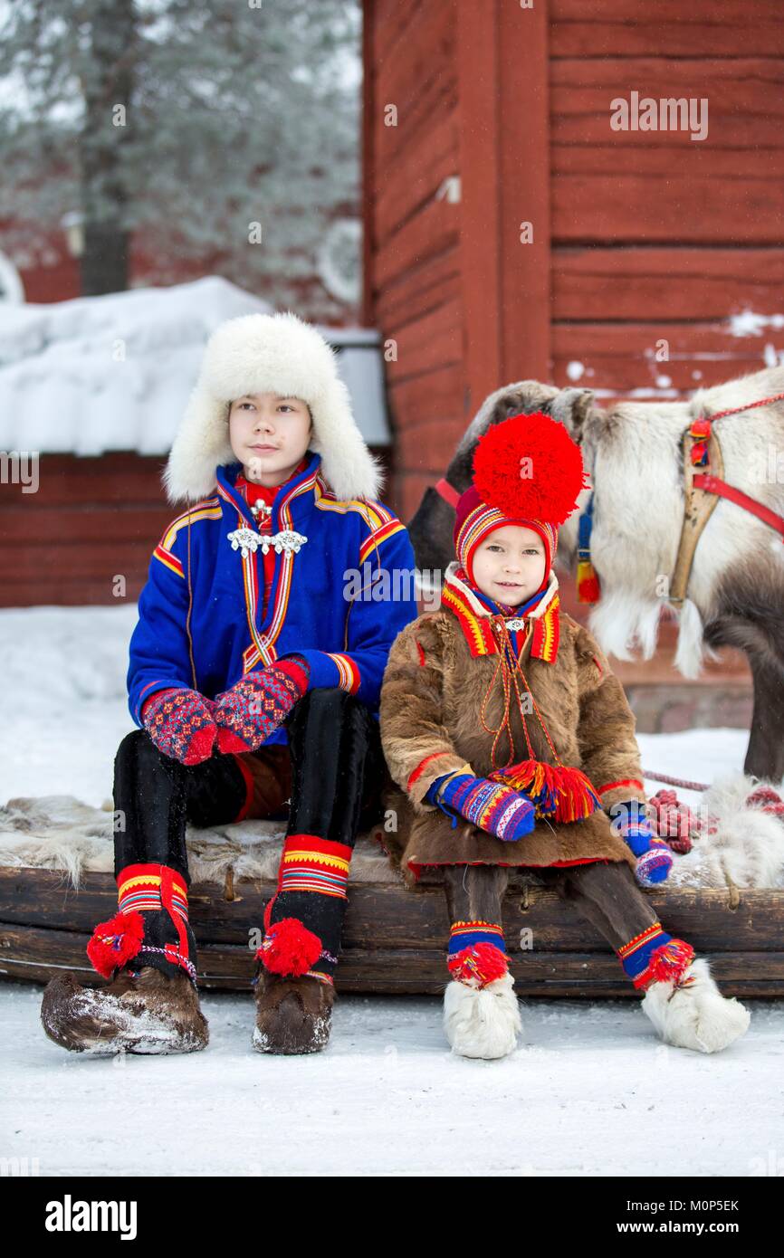 Traditional Sami Costume Stockfotos und -bilder Kaufen - Alamy