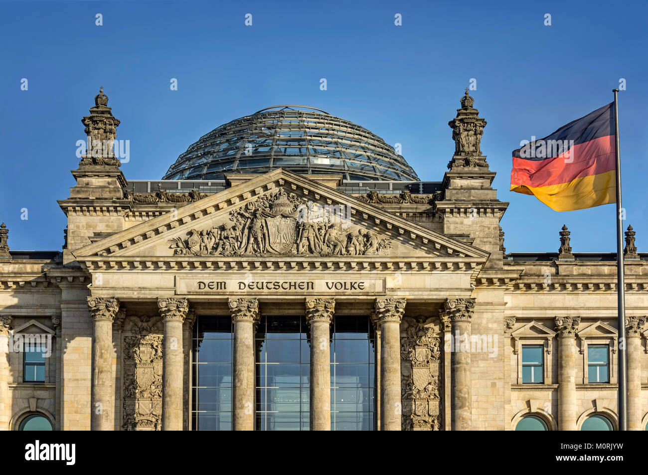 Reichstag flagge -Fotos und -Bildmaterial in hoher Auflösung – Alamy