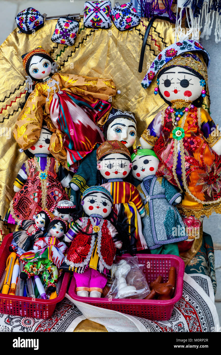 Typical doll sale tourist souvenir -Fotos und -Bildmaterial in hoher ...