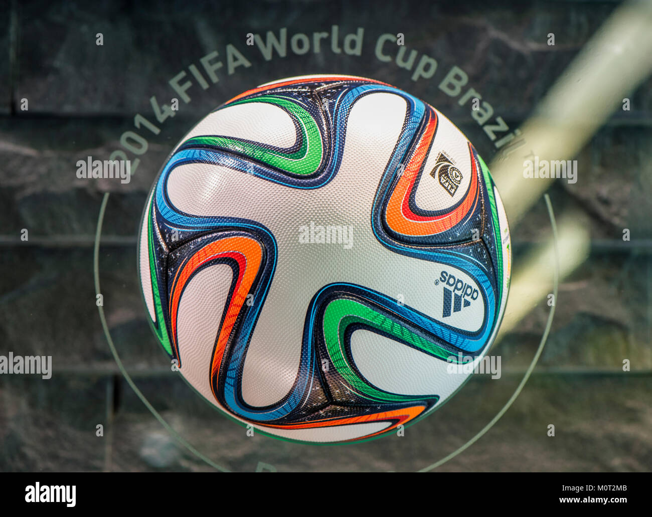 Fifa ball -Fotos und -Bildmaterial in hoher Auflösung – Alamy