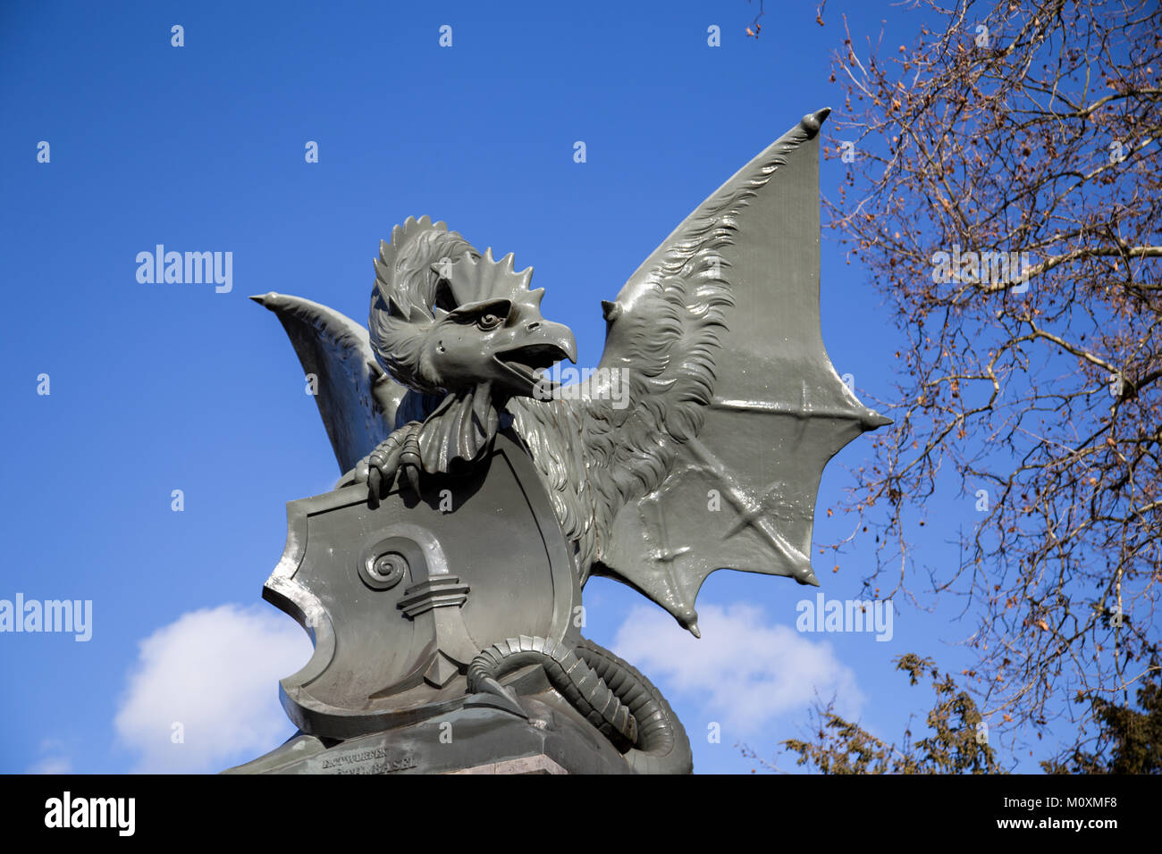 Basilisk Statue in Basel, Schweiz Stockfotografie - Alamy