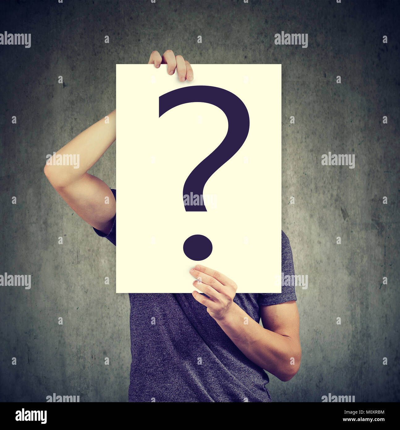 Hiding identity -Fotos und -Bildmaterial in hoher Auflösung – Alamy