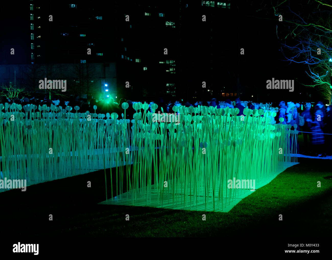 Reflektoren nachts -Fotos und -Bildmaterial in hoher Auflösung – Alamy