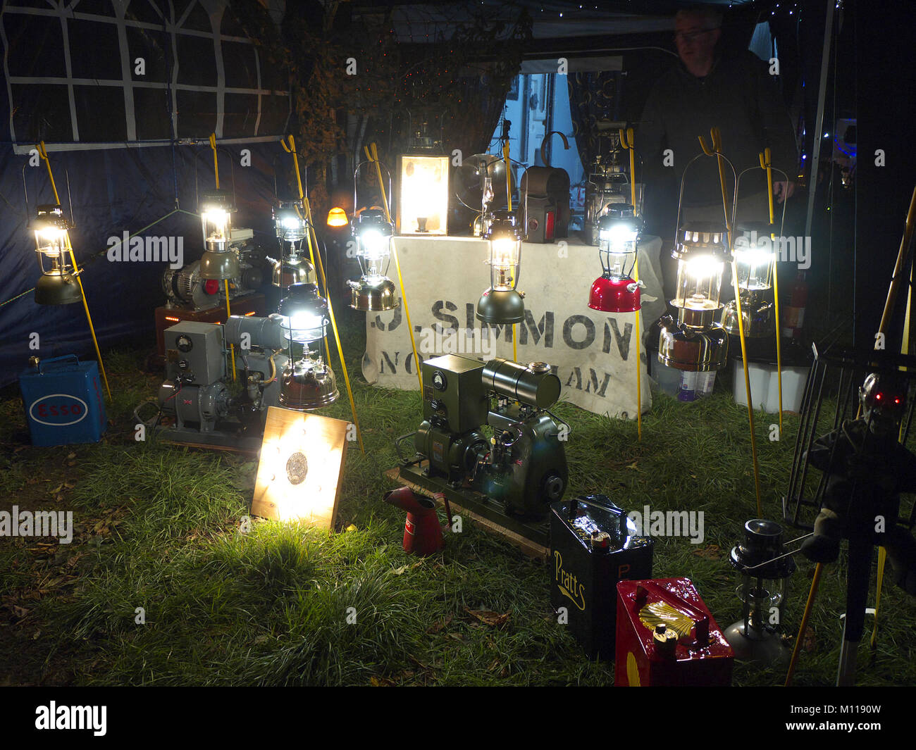 Petroleumlampen und Stuart Turner Motor bei Ashover Festival der ...