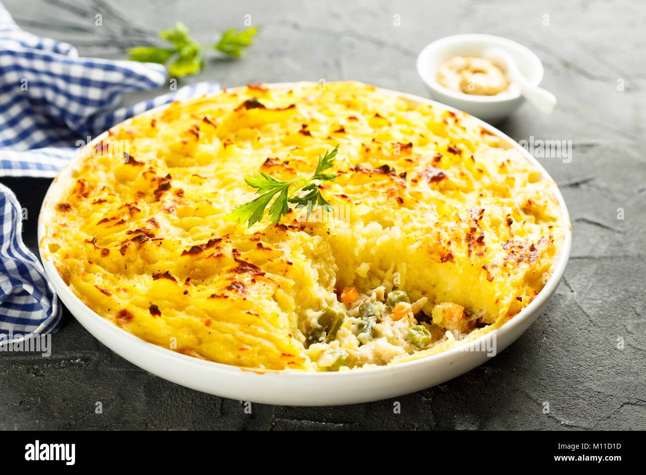 Traditionelle fischkartoffeltorte -Fotos und -Bildmaterial in hoher ...