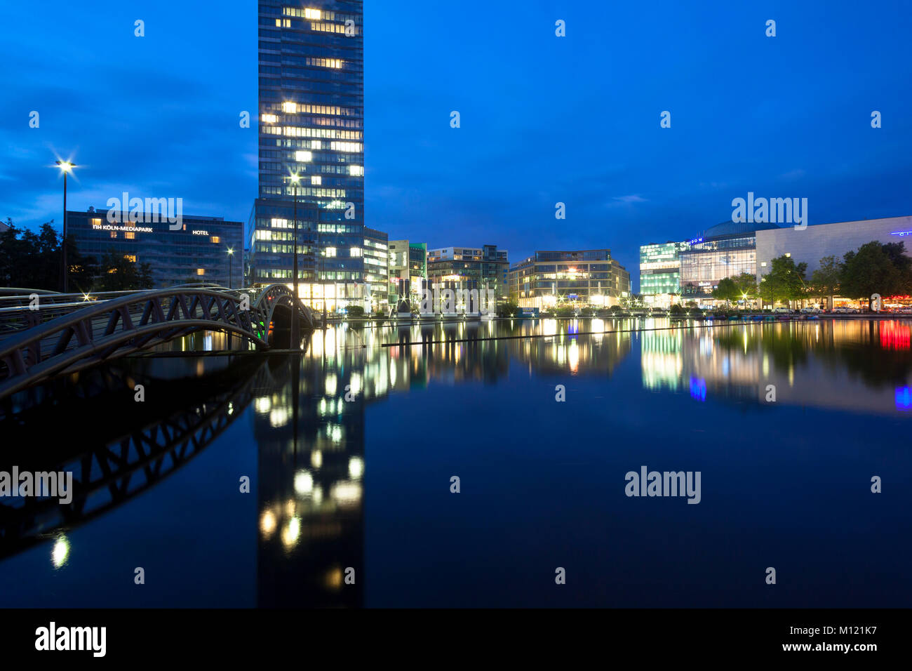 Koeln turm -Fotos und -Bildmaterial in hoher Auflösung – Alamy