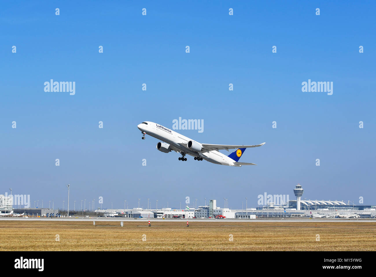 Start, Abflug, Lufthansa Airbus A350-900, Start- und Landebahn Süd ...