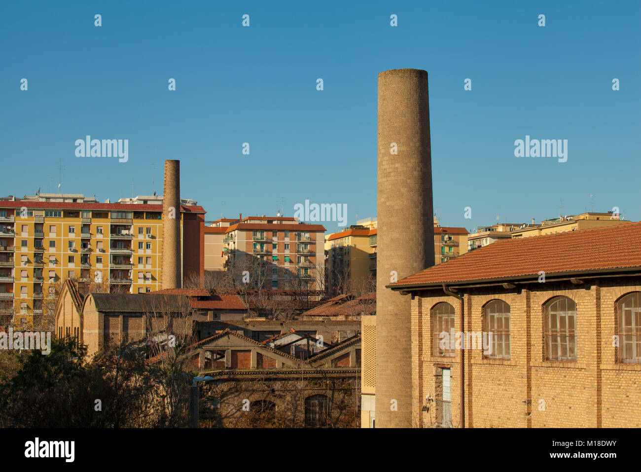 Chemical Factory Italy Stockfotos und -bilder Kaufen - Alamy
