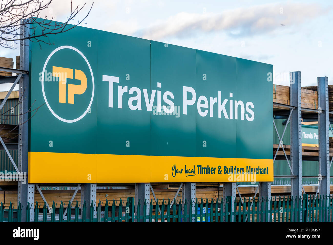 Logo travis perkins -Fotos und -Bildmaterial in hoher Auflösung – Alamy