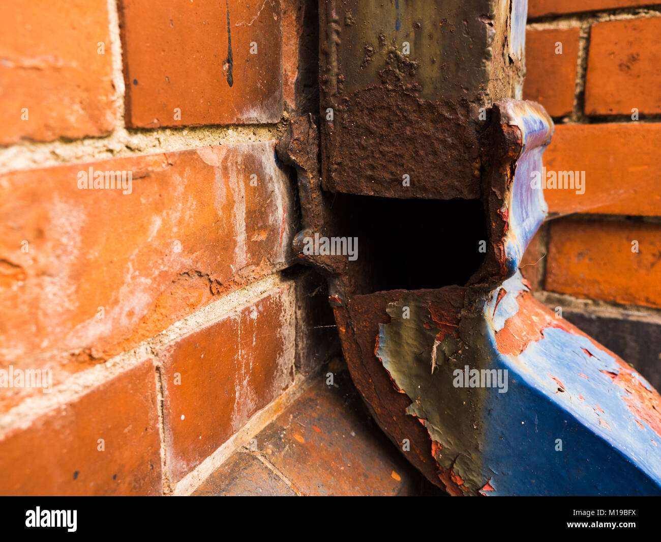 Rostiges Fallrohr Stockfotos und -bilder Kaufen - Alamy