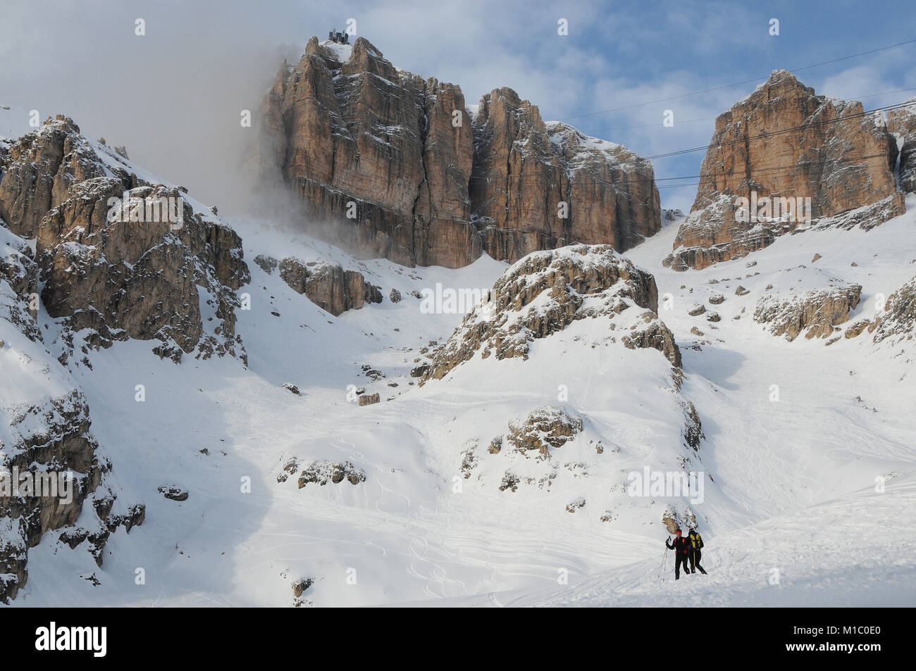 Sass Pordoi Seilbahn Stockfotos und -bilder Kaufen - Alamy