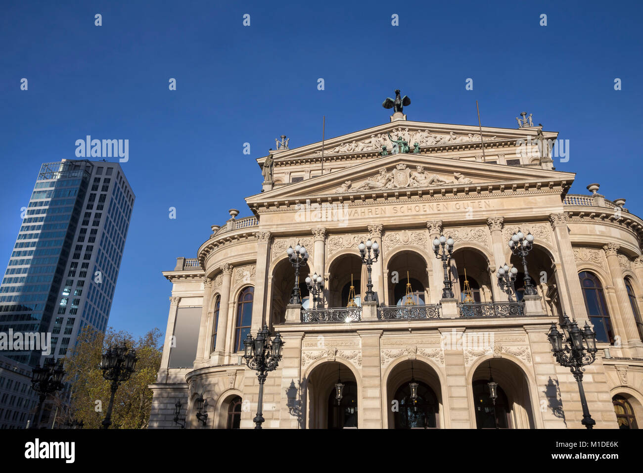 Alte oper frankfurt -Fotos und -Bildmaterial in hoher Auflösung – Alamy