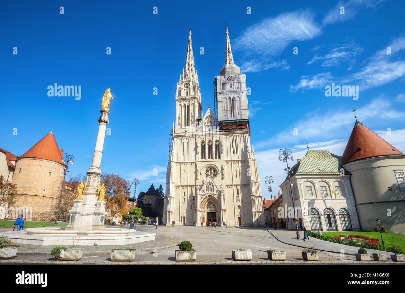 Cattedrale di vergine maria -Fotos und -Bildmaterial in hoher Auflösung – Alamy