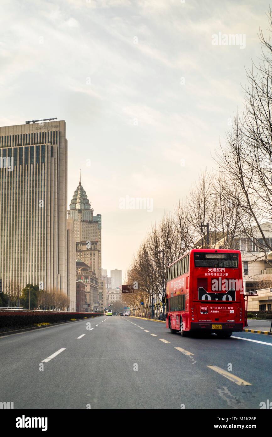 Shanghai Bus Stockfotos und -bilder Kaufen - Alamy
