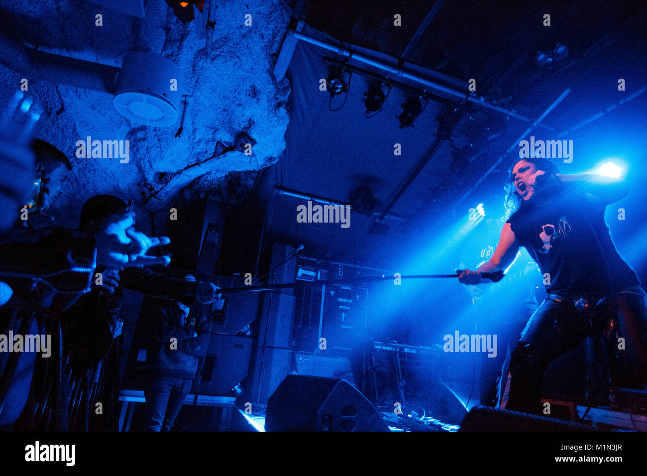 Devar band -Fotos und -Bildmaterial in hoher Auflösung – Alamy